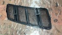 China 1668800105 LH , 1668800205 RH Front Hood Air Vent Grille Cover Fits Mercedes Benz W166 for sale
