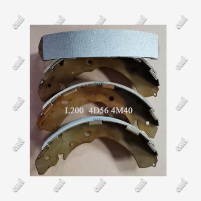 China Mitsubishi L200 Drum Brake Shoes 4600A106 4600A122 for 4D56 4M40 Engines with 30,000-50,000 KM Service Life for sale