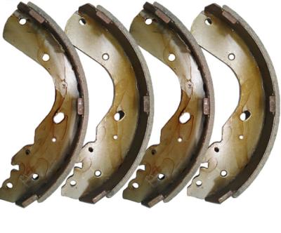 China Isuzu D-Max 8-97947-802-0 Mitsubishi L200 Drum Brake Shoes 4600A447 - Non-Asbestos Ceramic Friction Material for sale