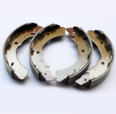 China Isuzu D-Max Mitsubishi L200 Drum Brake Shoes 4600A447 8-97947-802-0 for sale
