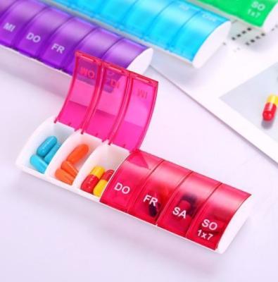 China 7 Day Weekly Plastic Travel Pill Case Container Portable Medicine Dispenser Storage Box 13.5cm for sale