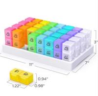 China PP Plastic Portable Monthly Medicine Pill Organizer Case Box 15.9x11.6x3.9cm Custom for sale