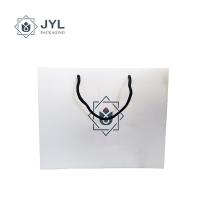 China Multifunctional Shopping Cosmetic Paper Bag Moistureproof Thicken for sale
