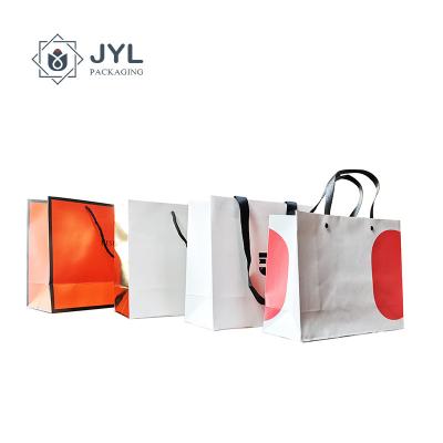 China Custom Cardboard Cosmetic Paper Bag ISO9001 Recycled Lightweight 30x20cm for sale