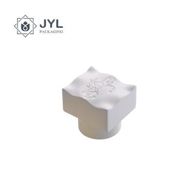China Zinc Alloy Perfume Bottle Cap Custom Size Gold Color for FEA15 Europe Style for sale