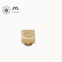 China Luxury Zamac Bottle Cap Square Shape With Embossed Logo Europe Style for sale