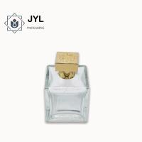 China Luxury Zamac Bottle Cap Square Shape With Embossed Logo Europe Style for sale