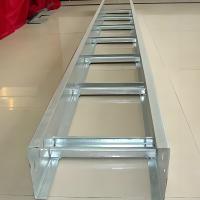 China 500kg Indoor Outdoor Ladder Type Cable Tray with High Corrosion Resistance and Ventilation Features for sale