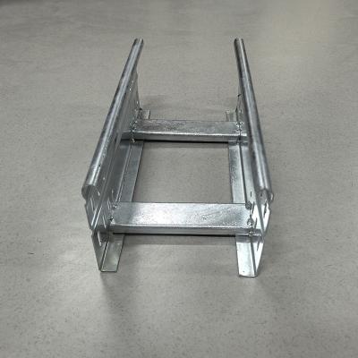 China Hot Dip Finish Galvanised Cable Tray Light Duty/Medium Duty/Heavy Duty Outdoor Cable Tray for sale