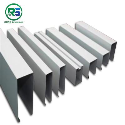 China Environmental Friendly Linear Suspended Metal Ceiling 0.9mm White Aluminum Ceiling for sale