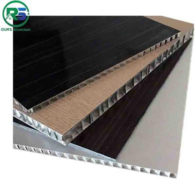 China 8mm Thickness Clip In Metal Ceiling Aluminum Wall Panels Architectural Suspended Fireproof for sale
