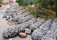 China Sack Gabion Cylindrical Basket 2.7mm Wire Diameter with 515 MPa Tensile Strength for River Bank Protection for sale