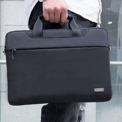 China Custom Waterproof Nylon Laptop Messenger Bag 15.6 Inch Lightweight Business Computer Case for sale