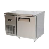China 5 Trays Commercial Undercounter Freezer Workbench Freezer For Restaurant Bakery Shop for sale