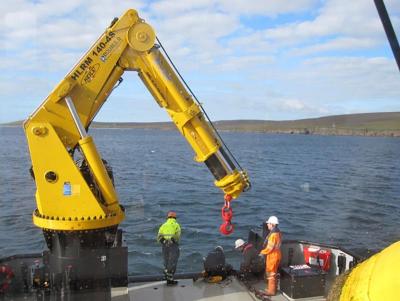 China Offshore 2t - 30t Marine Deck Crane 40m Lifting Height Energy Saving for sale