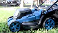 China 40V 45L Electric Lawn Mower , 4Ah Battery Powered Grass Mower for sale