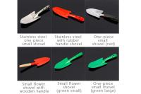 China Small Gardening Hand Tools , Steel Garden Shovel D Grip Handle Type for sale