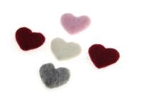 China 3 Cm Wool Handmade Felt Heart Ball Floral Material For Christmas Decoration for sale