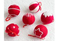 China EN79 3cm Wool Felt Balls With Embroidered Snowflakes for sale