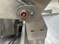 China 380V Automatic Feeding Machine 50Hz Automatic Tipper 2100x1560x1300mm Automatic Flipping Machine for Seafood Turning Tank for sale