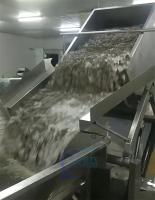 China 380V Automatic Overturning Barrel 50Hz Automatic Barrel Tipper 2100x1560x1300mm Automatic Drum Flipping Machine for Seafood for sale