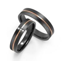 China Black Titanium Alloy Jewelry Wedding Band Embellished Custom Engraving With Zircon for sale