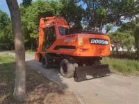 China Doosan DH210W-7 Wheeled Excavator 21 Ton 115 kW with 0.86m³ Bucket Capacity and 37 km/h Travel Speed for sale