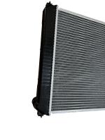 China Rav 4 2.0 2013-2019 Aluminum Radiator and Plastic Water Tank for Engine Cooling System for sale