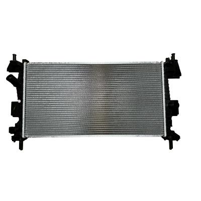 China Replace/Repair Your Ford Focus D2 F1 with Our Aluminum Radiator and Plastic Water Tank for sale