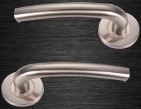 China Entrance Door Stainless Steel Lever Door Handles Anti Corrosive 135x19x1.0 mm for sale