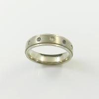 China Ring Jewelry 6mm Pure Titanium Band Blue CZ Titanium Wedding Ring Tr1945 for sale
