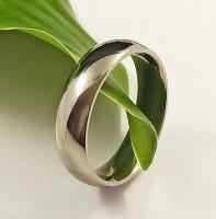 China Fashion Ring Body Jewelry Titanium Jewelry Pure Titanium Band Plain Ring Titanium Wedding Rings Tr2028 for sale