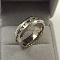 China Fashion Jewelry Titanium Jewelry Piercing Pure Titanium Green Diamond CZ Inlay Wedding Ring for Men Tr1941 for sale