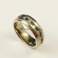 China Fashion Jewelry Titanium Jewelry Piercing Pure Titanium Green Diamond CZ Inlay Wedding Ring for Men Tr1941 for sale