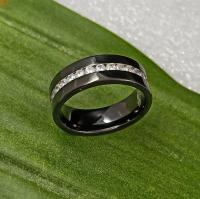 China Titanium Ring Jewelry for Men and Women IP Black Titanium Wedding Ring Diamond Ring Tr1933 for sale
