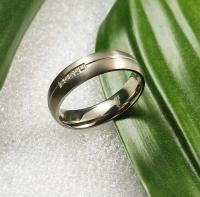China Ring Jewelry Pure Titanium 6mm Wedding Ring with Zircon Stone Ring for Women Tr1950 for sale