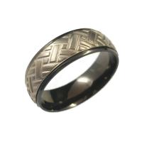 China 18K Black Plated Carving Solid Titanium Jewelry Ring Tr1829 for sale