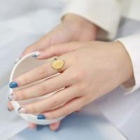 China Stainless Steel Smooth Oval Personality Ring Steel Color/Gold Ring Female Fashion Ring Spot Wholesale SSR571g for sale