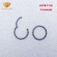 China ASTM F136 Titanium Piercing Fashion Jewelry Circle Emboss Piercing Jewelry Nose Rings SM0607 for sale