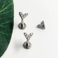 China Wholesale Simple Jewelry ASTM F136 G23 Titanium CZ Paved V Shape Internally Threaded Top Labret Sm1166 for sale