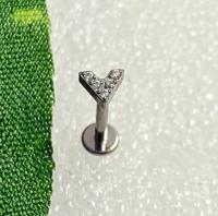 China Wholesale Simple Jewelry ASTM F136 G23 Titanium CZ Paved V Shape Internally Threaded Top Labret Sm1166 for sale