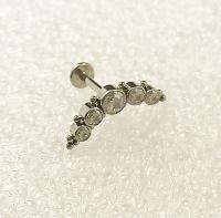 China ASTM F136 Titanium Wholesale 5 CZ Blaze Set Tri-Bead Cluster Top Jewelry Polished Piecing Labret Earring Jewelry Tpn0600 for sale