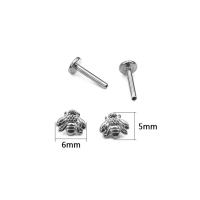 China Hot Selling Cute Little Bee Lip Nail 316 Stainless Steel Body Piercing Jewelry Ear Bone Nail Lip Nail Ssp0042 for sale
