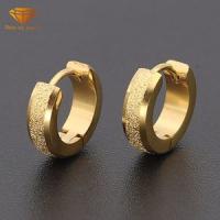 China Stainless Steel Gold Frosted Men's Black Ear Buckle Earrings Circle Round Ear Studs Pressed Sand Shiny Surface Er0081 for sale
