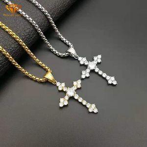 China Creative New Titanium Steel/Stainless Steel Color-Preserving Gold-Plated Inlaid AAA Zircon Cross Pendant Spyl124A for sale