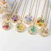 China Vintage Flower Necklace Eternal Flower Pendant Real Flower Jewelry Transparent Resin Crafts Popular Items in Europe and America Nk5118 for sale