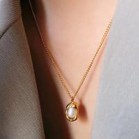 China Pea Pearl Necklace French Light Luxury Ins Wind Titanium Steel Lock Bone Chain Nk0112 for sale