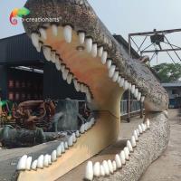 China Waterproof Fibreglass Life Size Animals Fiberglass Crocodile Head Door Decoration for sale