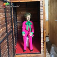 China Animatronic Human Life Size Simulated Human In Toilet For Theme Park Decoration for sale