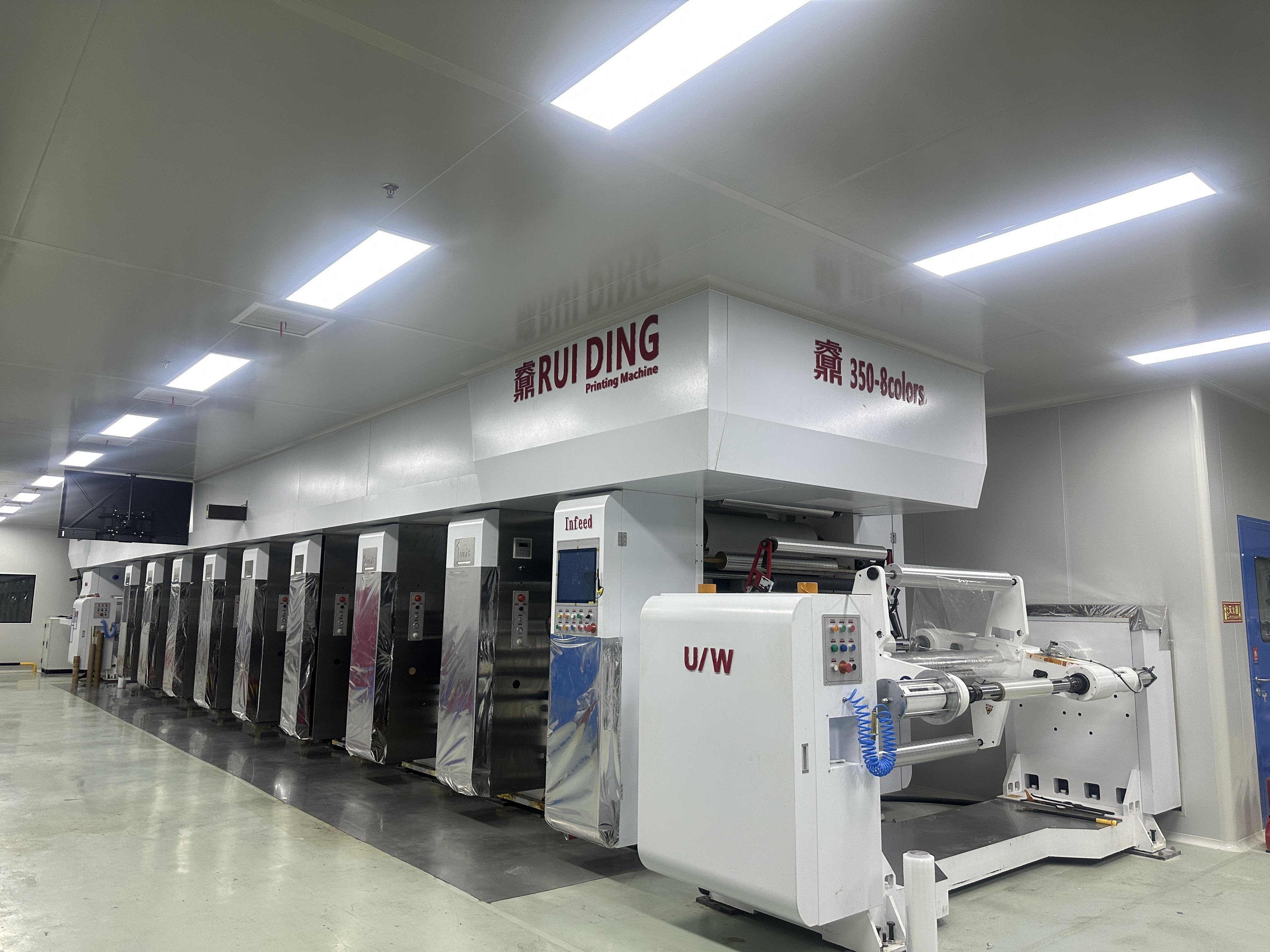 8-color printing machine at Queenly Packaging factory, for vibrant custom food and pet food packaging